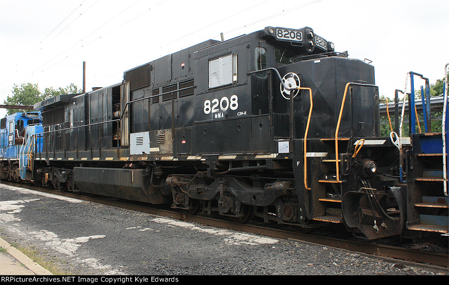 MMA C39-8 #8208 on Q418-01